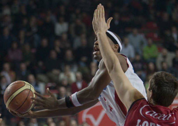 Cimberio Varese-Lottomatica Roma 74-92 (foto Simone Raso) - VareseNews ...