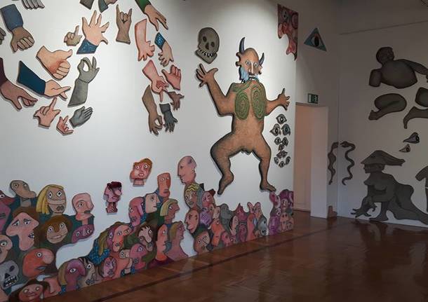 I mostri di Enrico Baj a Palazzo Leone da Perego - VareseNews - Foto